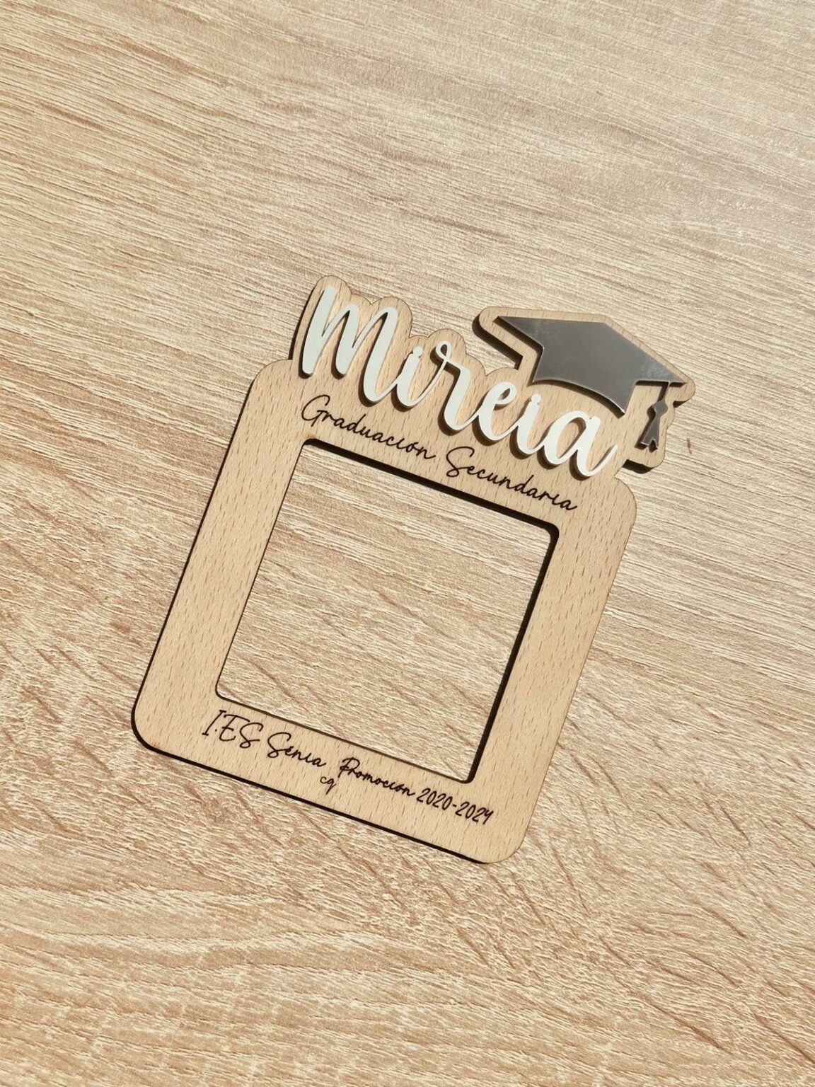 MINI MARCO IMÁN GRADUACIÓN PERSONALIZADA - Cuqueta